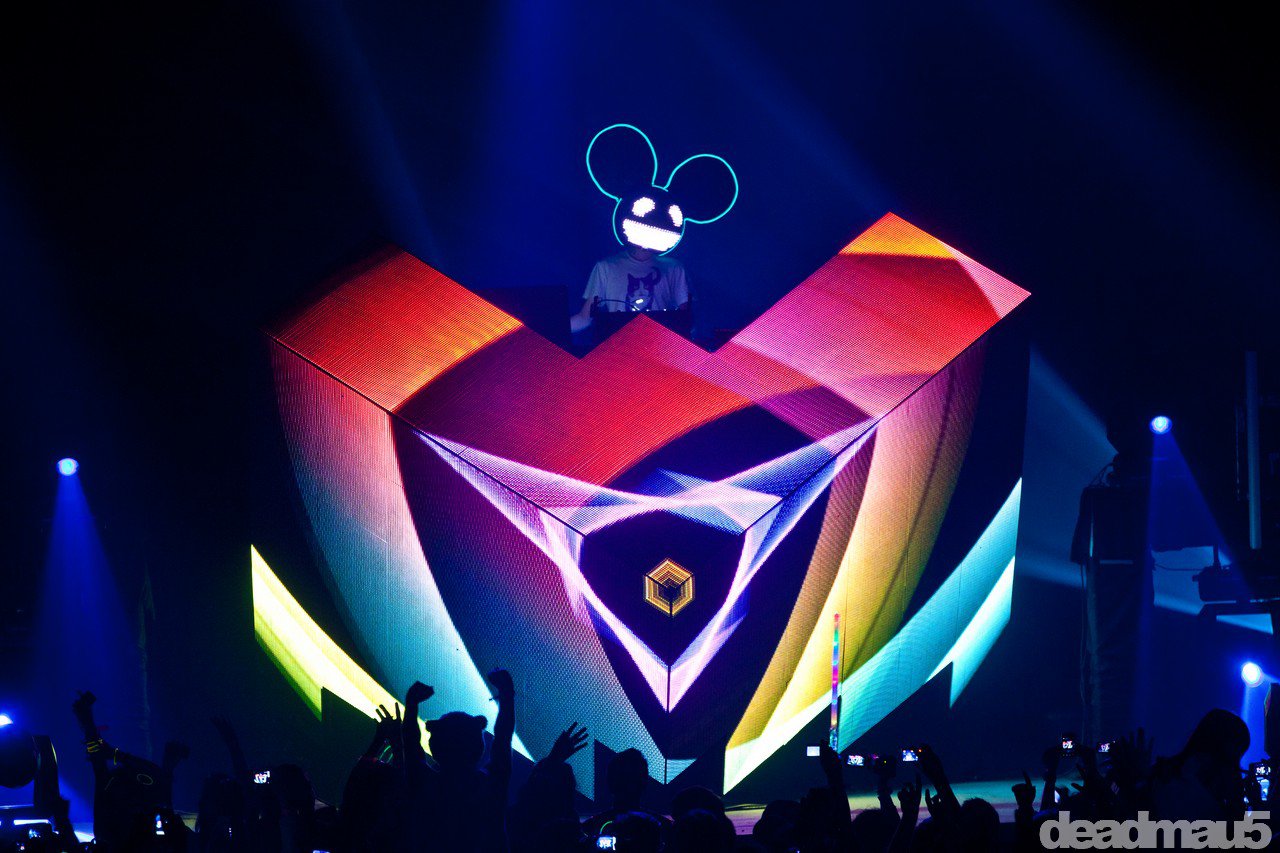Deadmau5 previews fully-assembled Cube 3.0 ahead of Ultra Miami debut ...