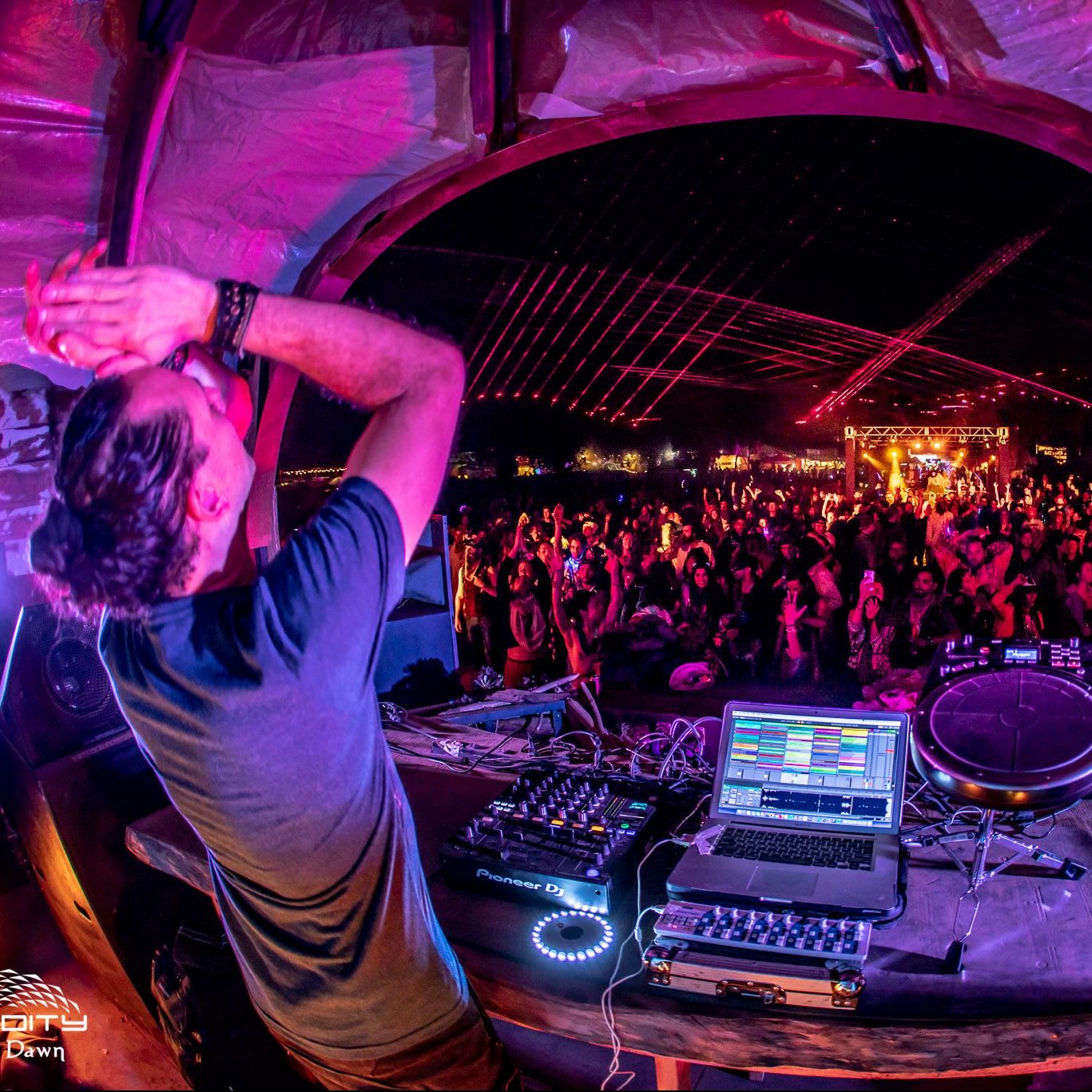 David Starfire and VJ TEK combine forces to release music video for ...