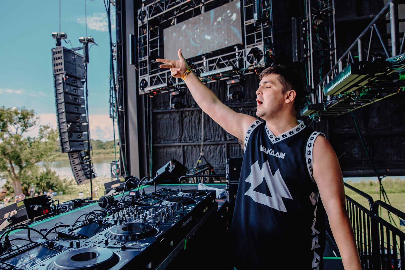 Sully brings heavy no-frills bass back to Wakaan on latest 4-track EP ...